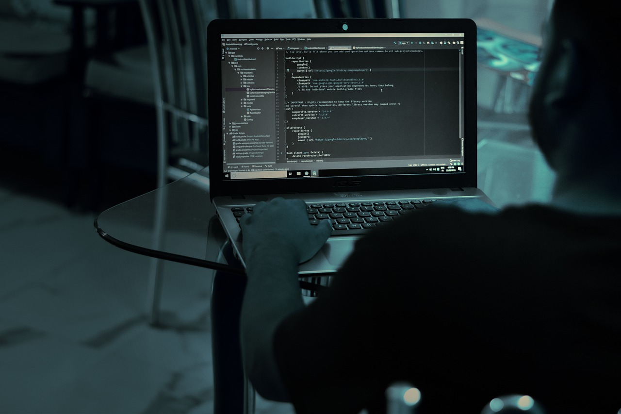 Hacker dalam Film: Mitos vs Realita Dunia Nyata - CSIRT UNAIR